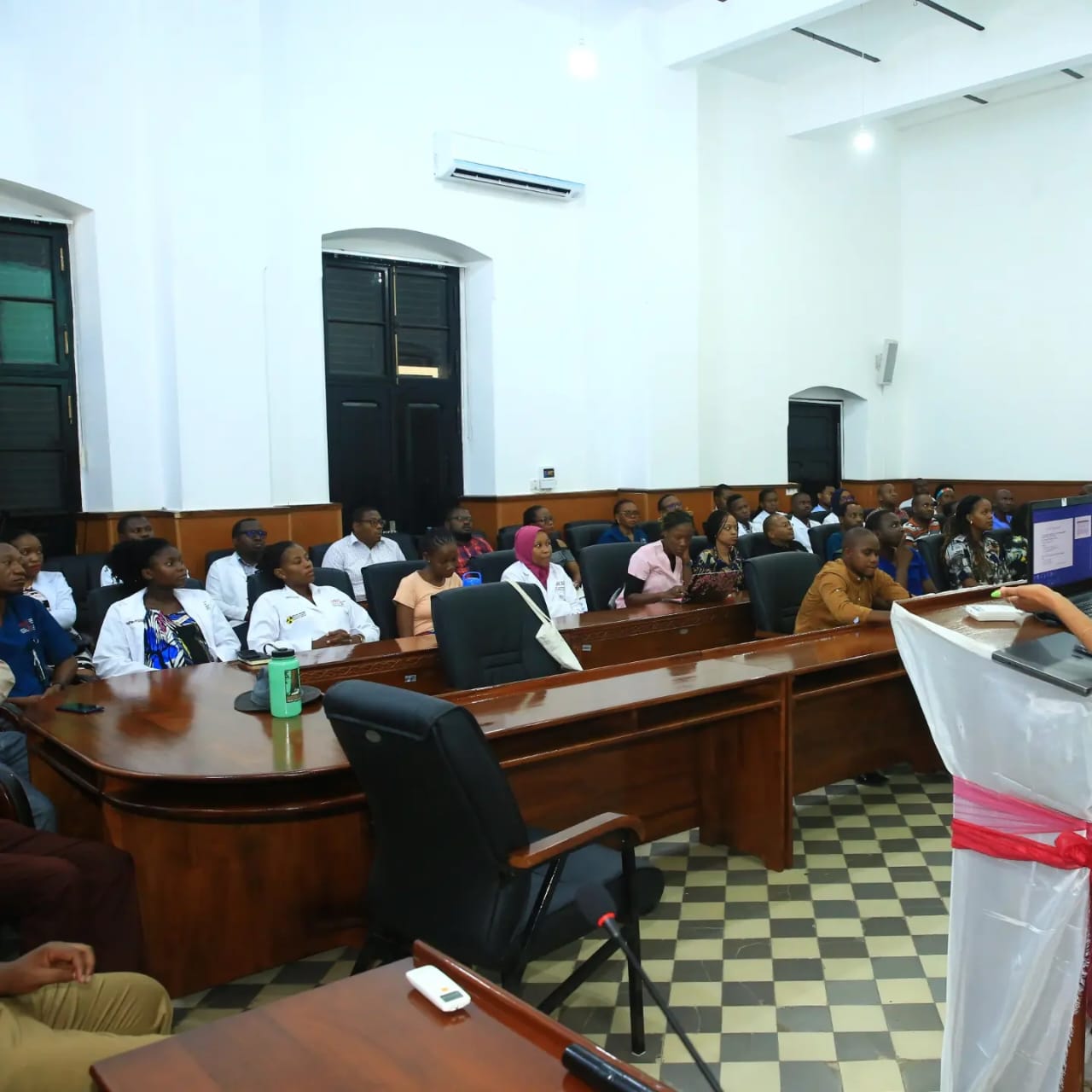 UCHUNGUZI WA MAPEMA WA SARATANI YA MLANGO WA KIZAZI PAMOJA NA CHANJO YA ...